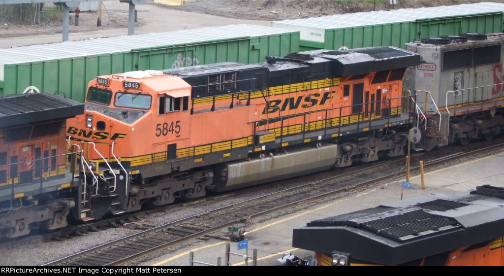 BNSF 5845